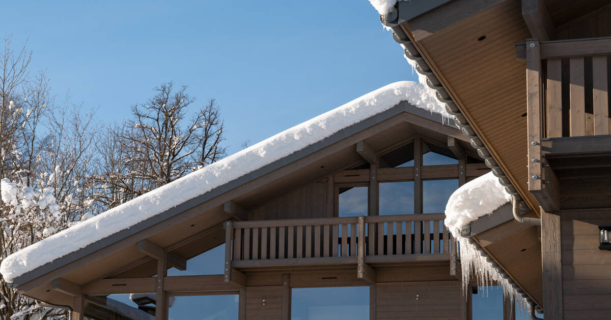 What is the best wood to build a chalet?